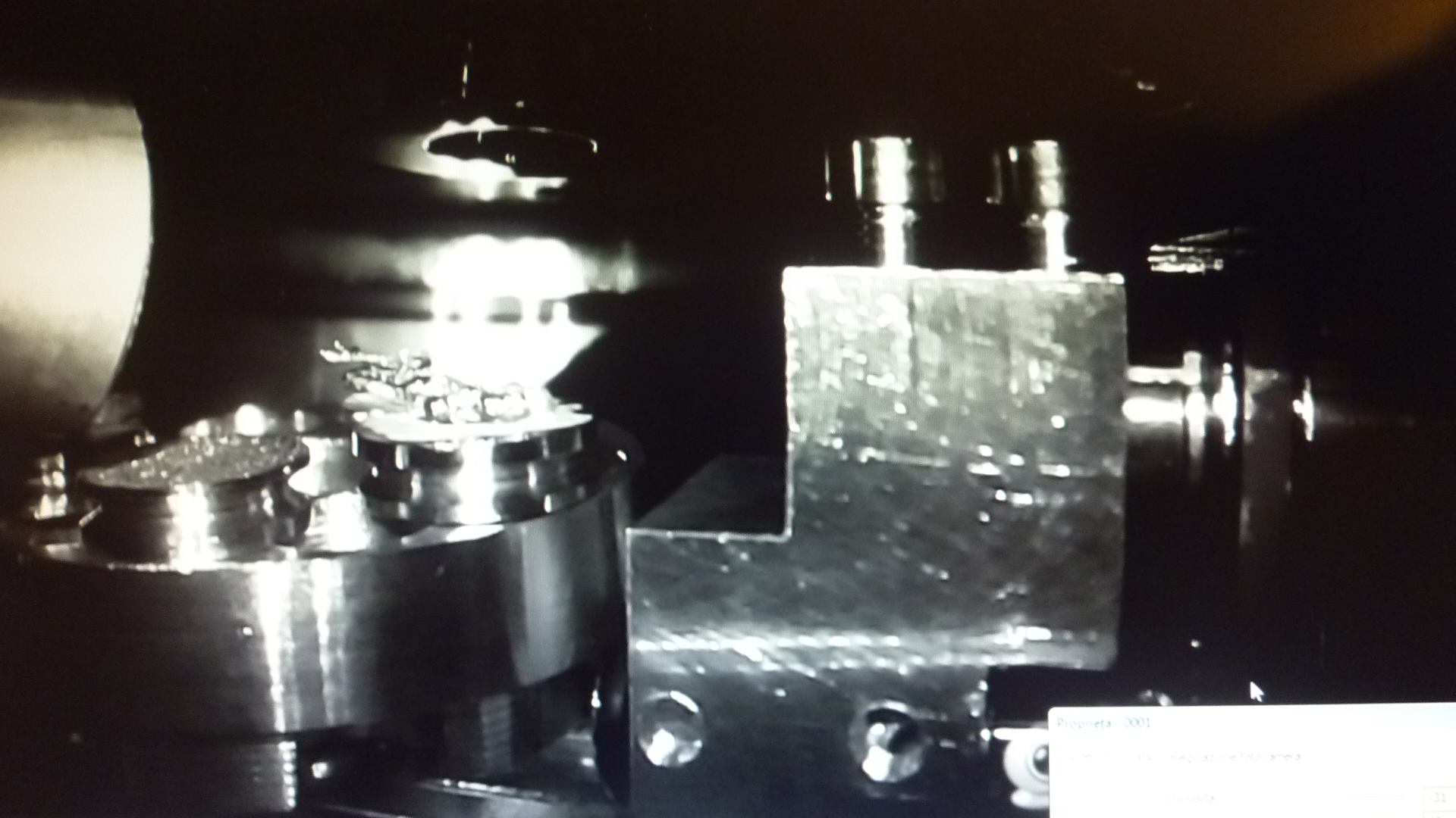 New rotating specimen stub holder for my SEM – Need for Science