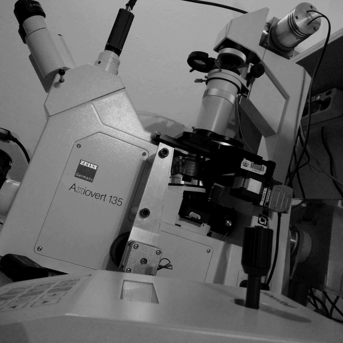 Zeiss Axiovert 135 – inverted infinity corrected microscope – Need for ...